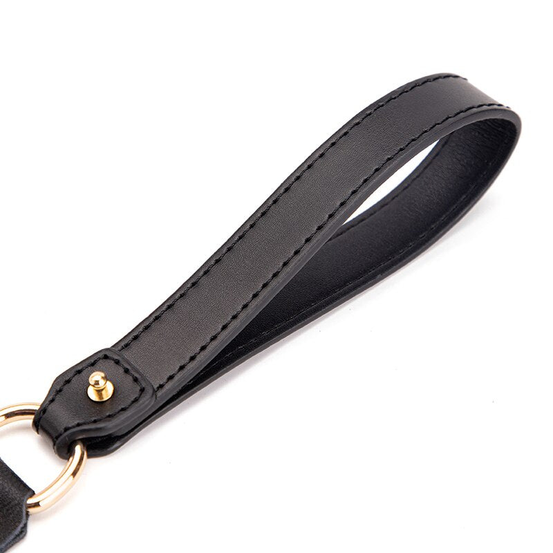 Martinet à Boucle : Accessoire BDSM, Sensations Intenses – Le Plug ...